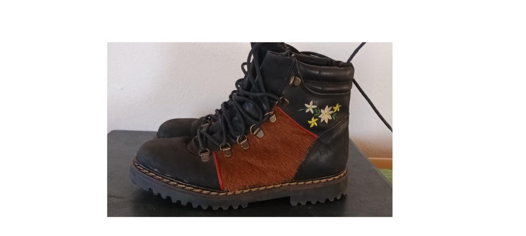 Vintage Lace up Ankle Boots: Edelweiss Embroidery, Fur Trim - EU37 UK4 ...