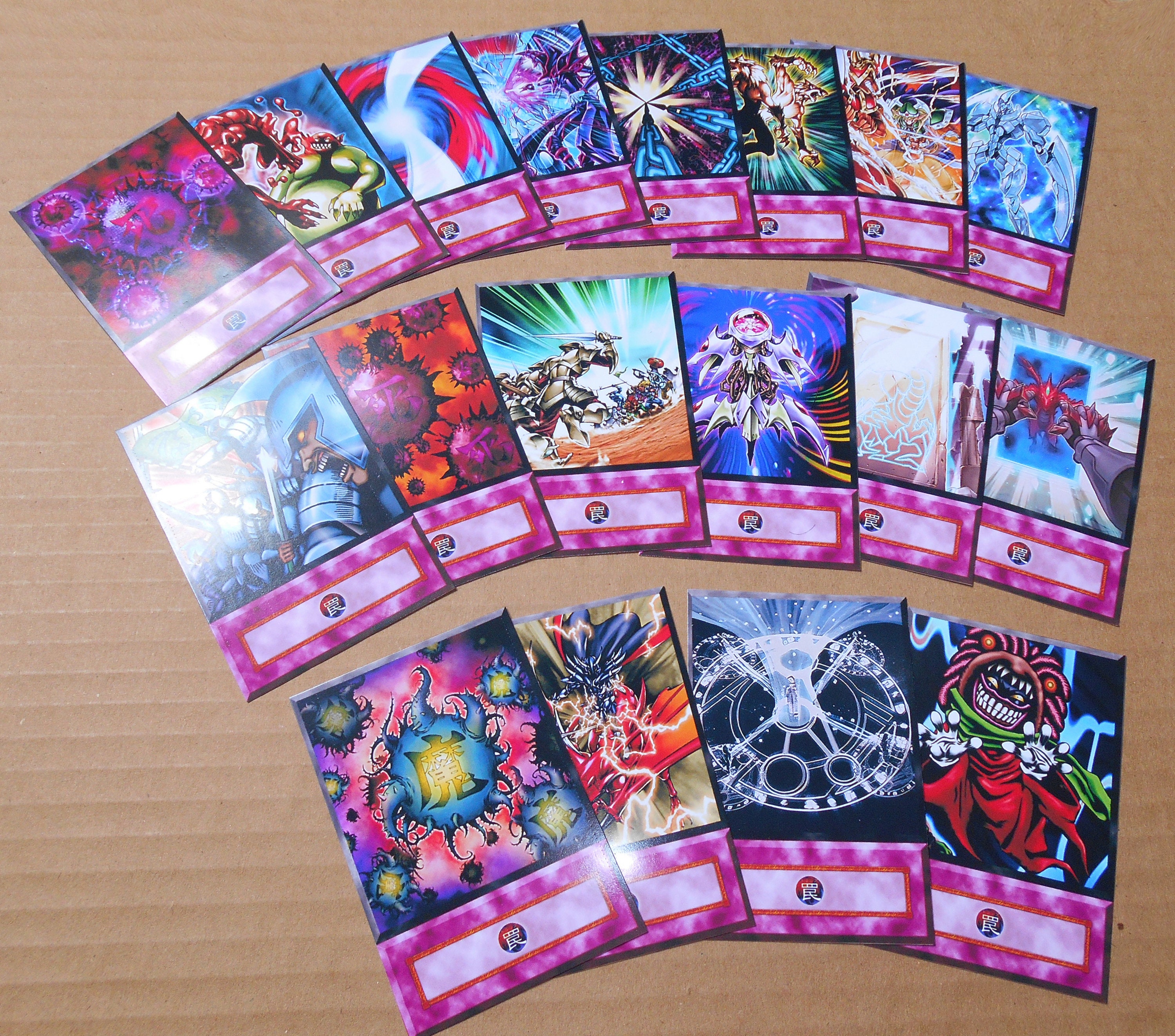 Baraja Seto Kaiba Anime 270 cartas Deckbox 9 cartas holográficas Ojos ...