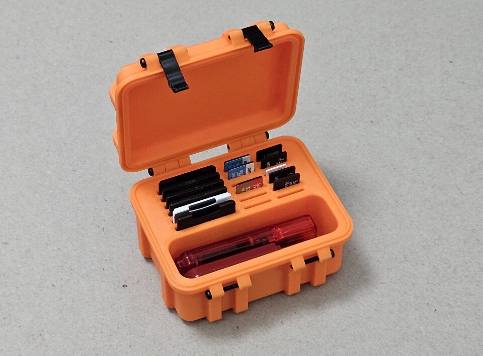 USB Flash Drive & Memory Card Organizer Electronic Accessories Storage ...