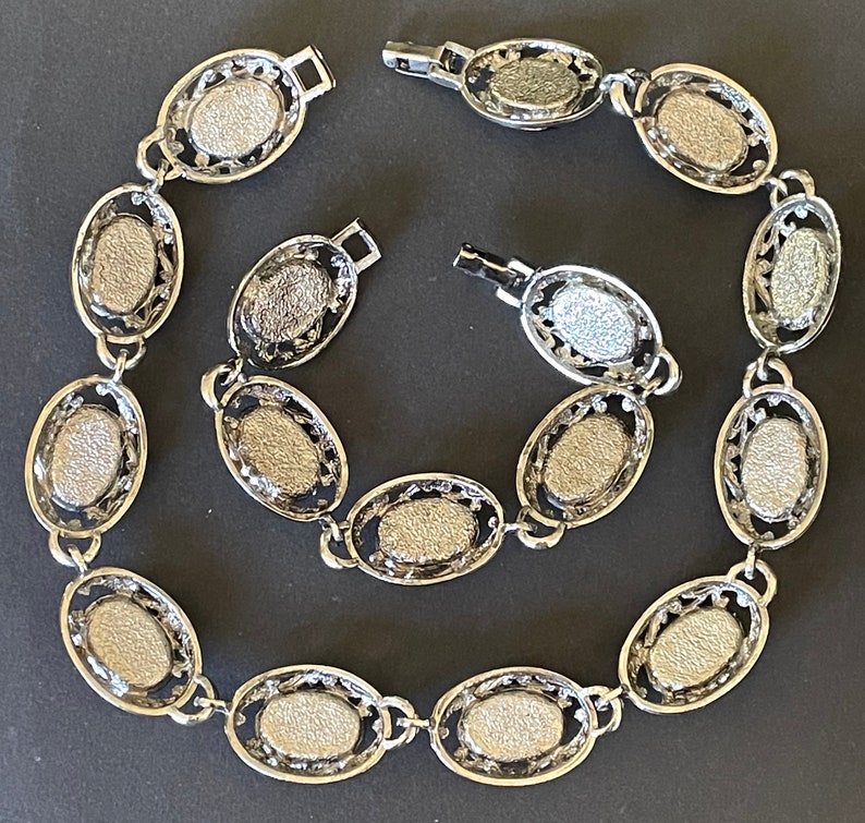 Vintage Vibrant Pink / Purple Glass Cabochon and Silver Tone - Etsy