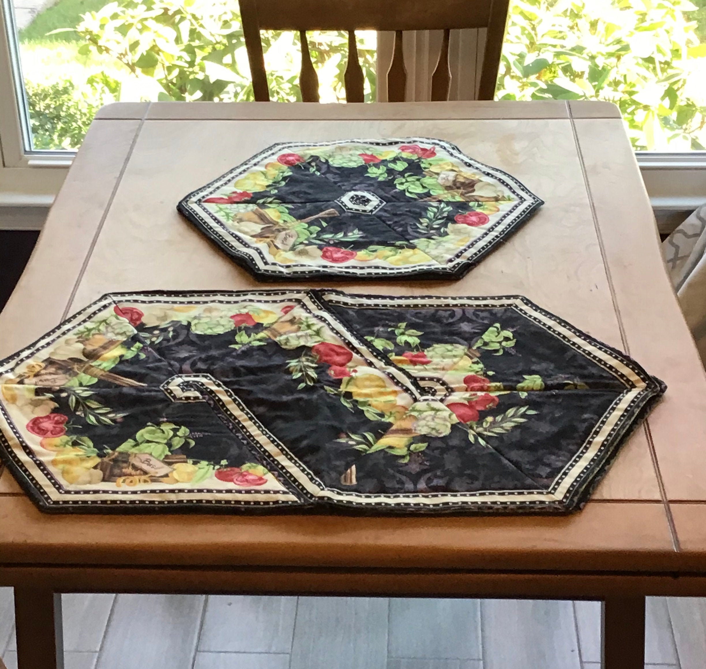 Swirl Italian Cooking Table Mat and Placemat Set of Two Machine Quilted ...