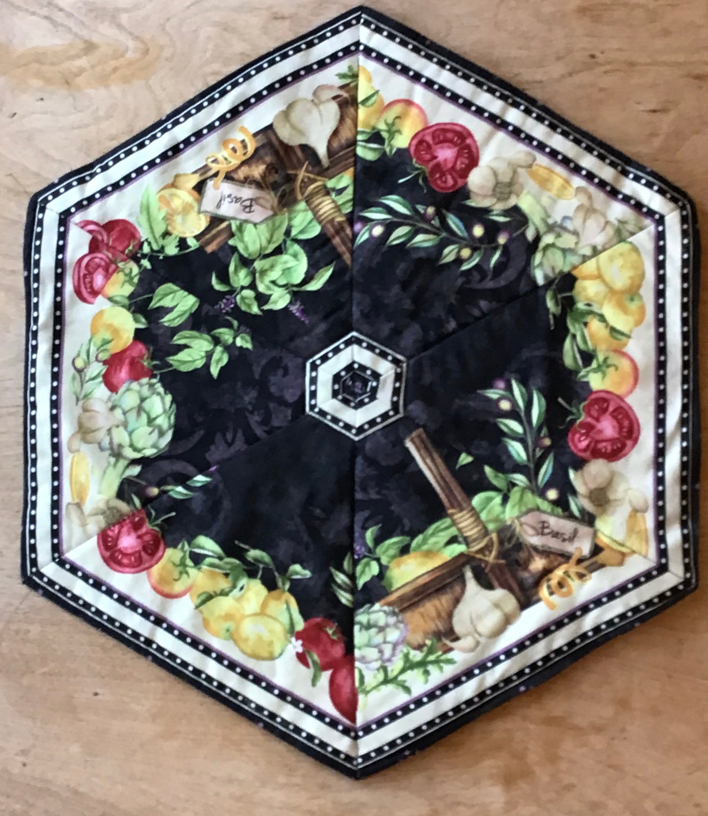 Swirl Italian Cooking Table Mat and Placemat Set of Two Machine Quilted ...