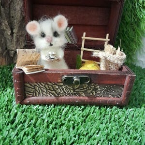 Felted Little Mouse Lives in the Treasure Chest. Felting Decoration ...