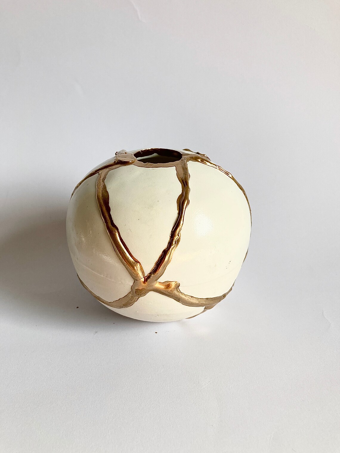 Kintsugi Mini Porcelain White Moon Jar Pot 'yuki 2' | Etsy