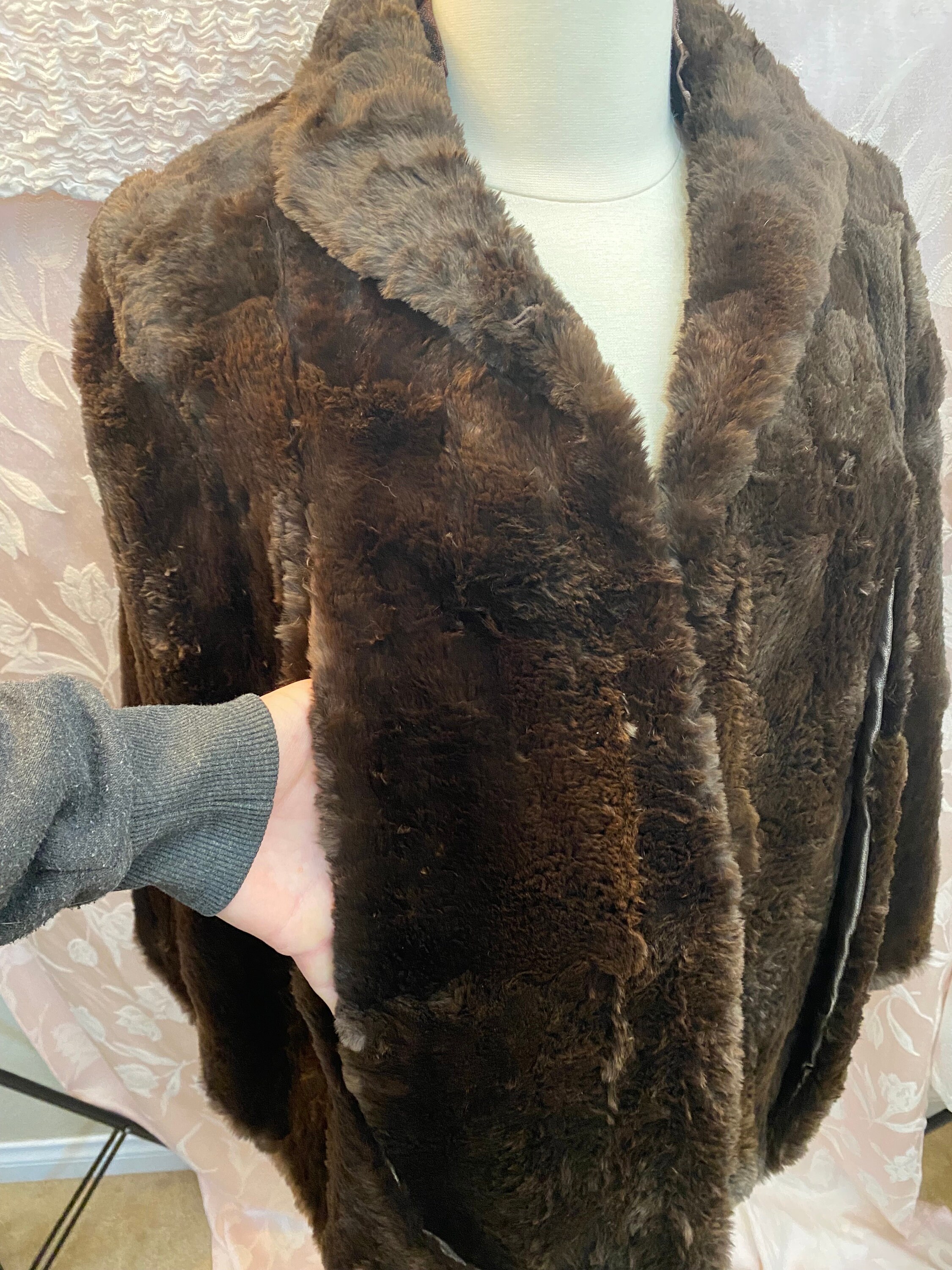 Beautiful Vintage, Chocolate Brown Faux Fur Cape Satin Lined Duplers ...