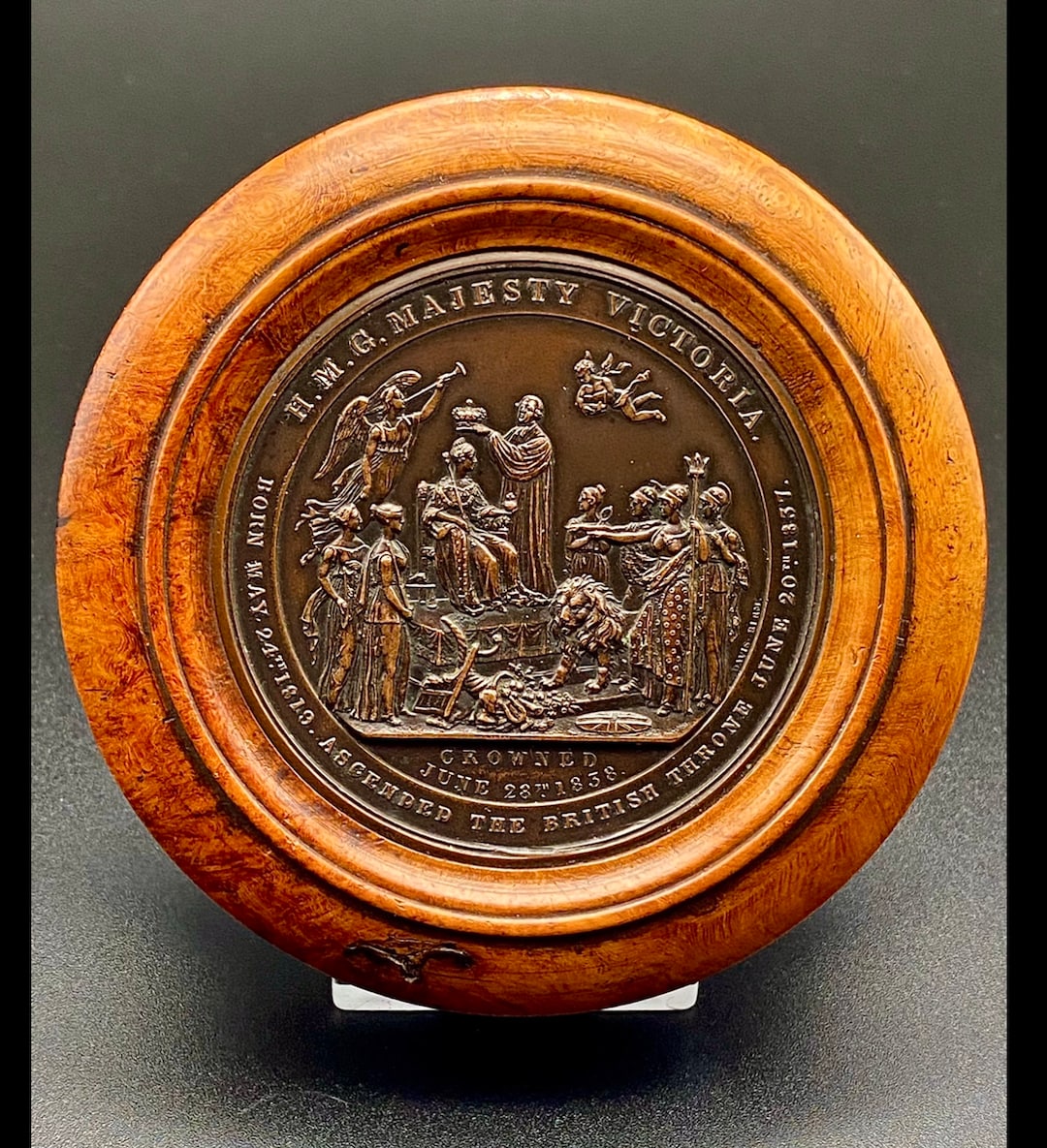 Queen Victoria Coronation Snuff Box With Bronze Medallion - Etsy
