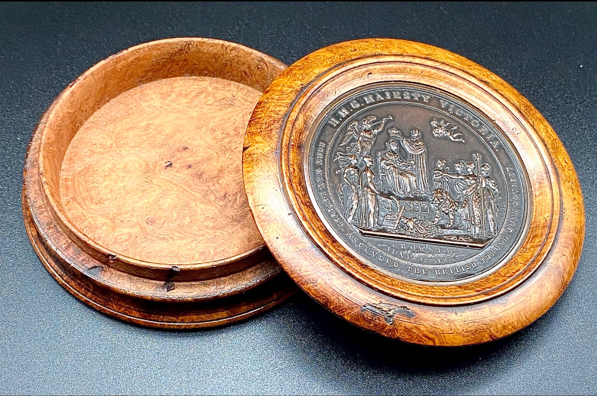 Queen Victoria Coronation Snuff Box With Bronze Medallion - Etsy UK