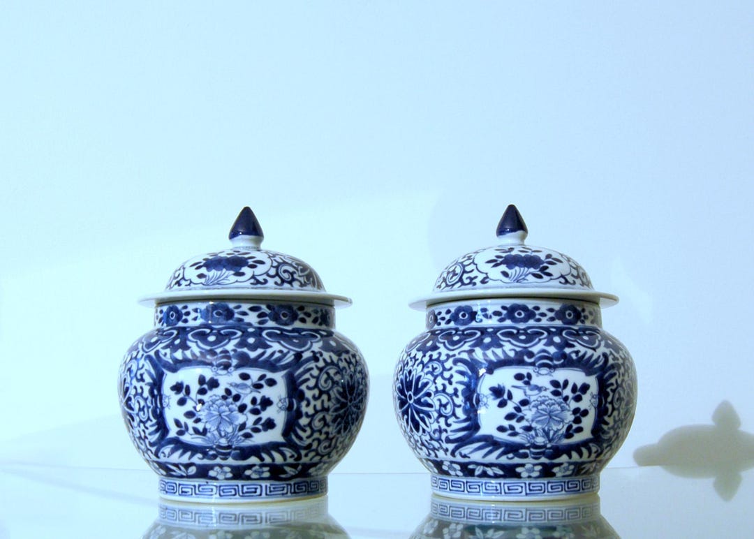 Pair of Potiche Porcelain - China Marked Kangxi ( 1661-1722 ) Qing ...