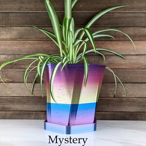 Twisted Medium Planter With Drainage in Multiple Colors - Etsy