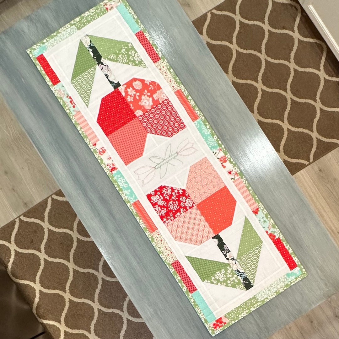 Lighthearted Tulip Table Runner - Quilted Table Runner / Table Topper ...