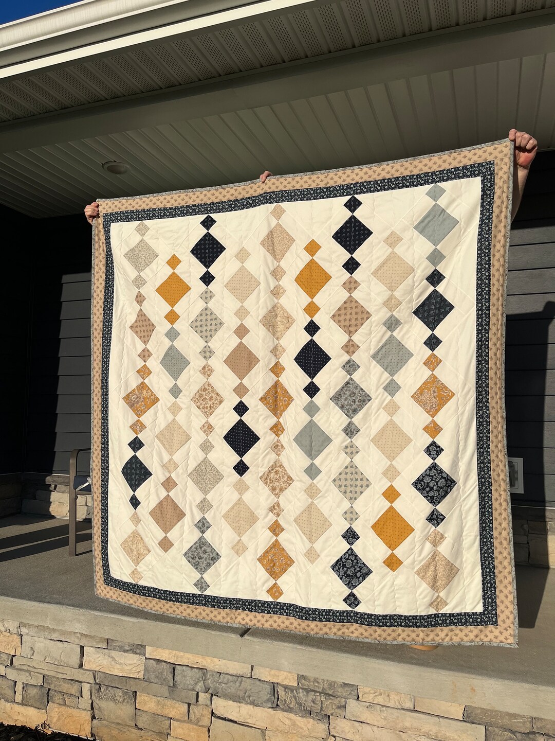 Handmade Chandelier Quilt: Regency Somerset Blues Cotton Throw (71x71 ...