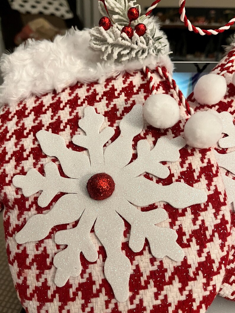 Winter Mitten Set Wreath Attachment, Red and White Christmas Mittens, # ...