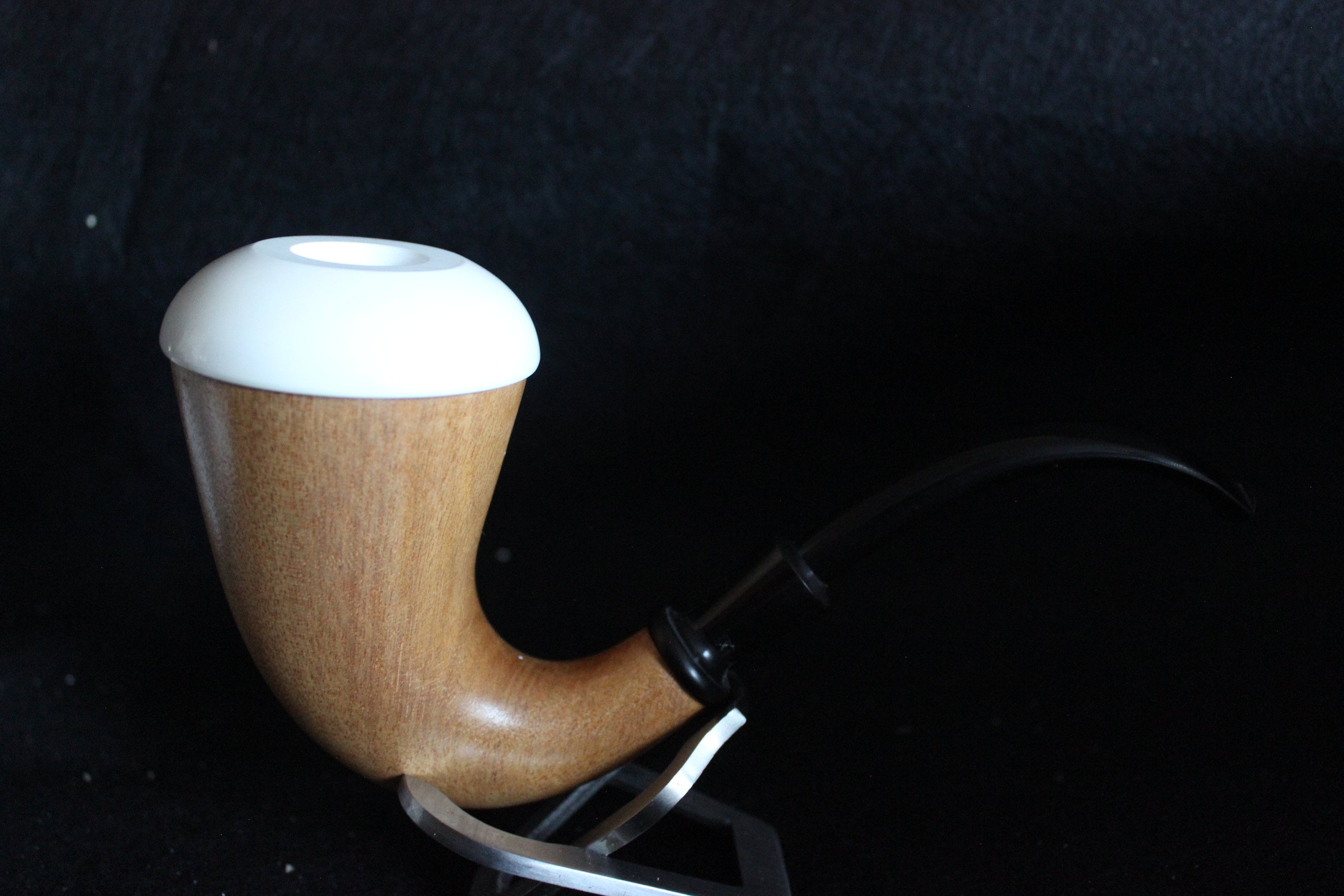 Calabash Pipe Made of natural color Okoume tree with premium grade ...