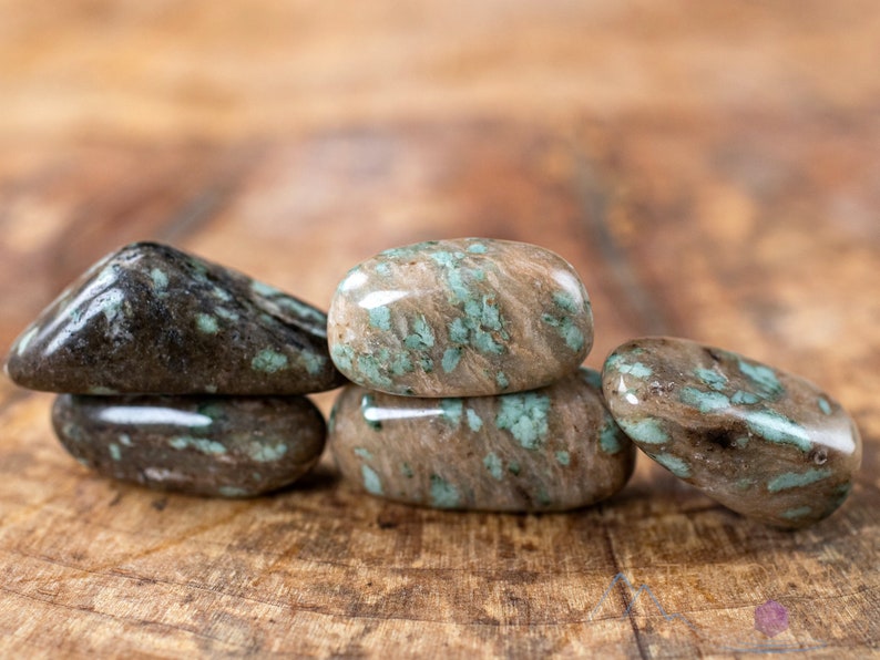 NUNDERITE Tumbled Crystals - Crystal Grid, Mediation Stones ...