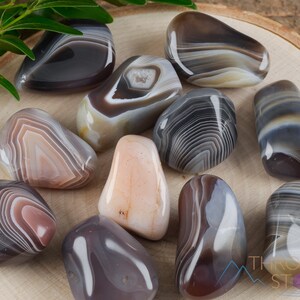 AGATE BANDED Tumbled Crystals – Grey – Crystal Grid, Mediation Stones ...