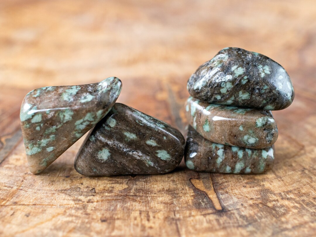 NUNDERITE Tumbled Crystals Crystal Grid Mediation Stones - Etsy