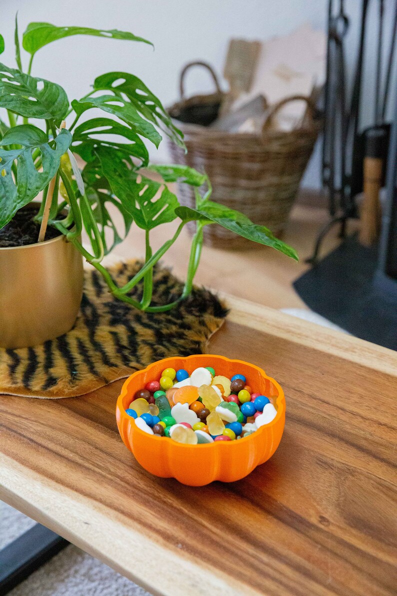 Halloween Pumpkin Candy Bowl - Spooky Home Decor - Trick or Treat - Etsy