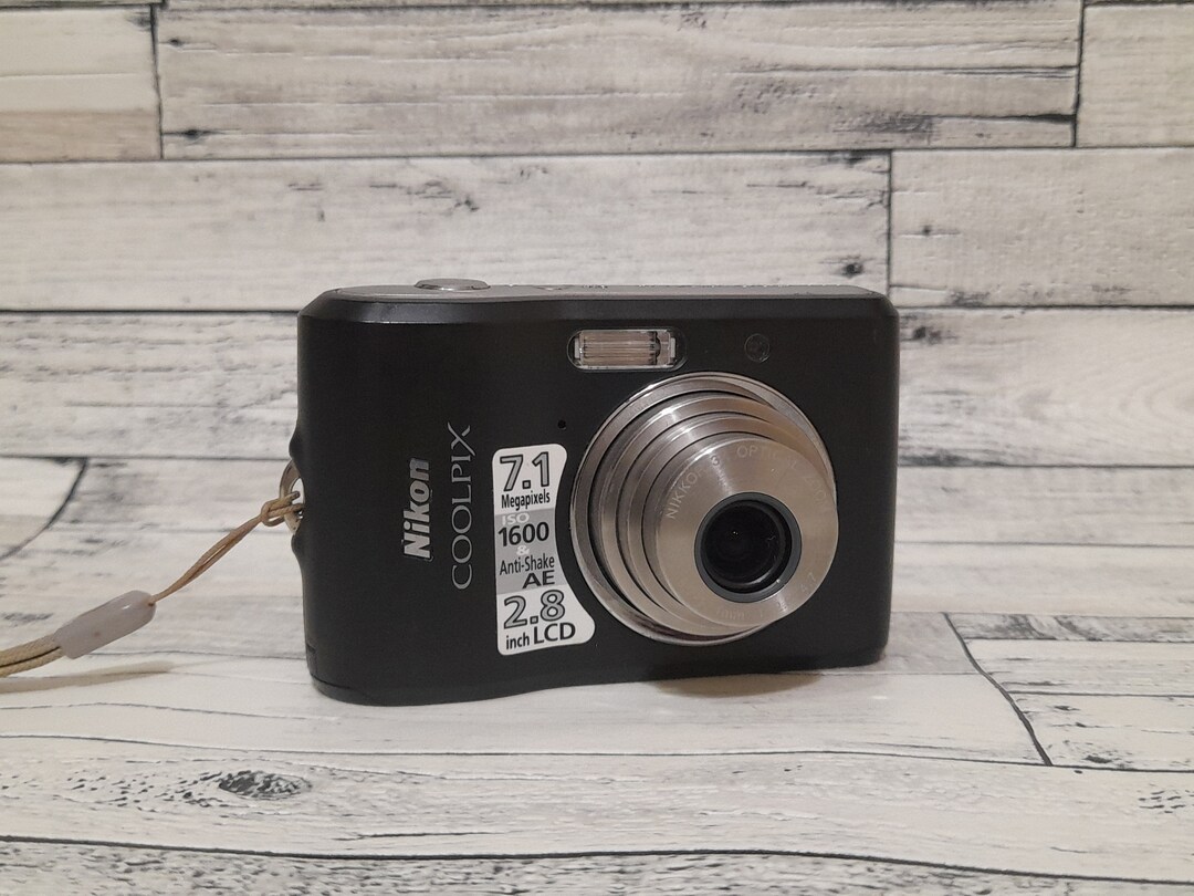 Nikon COOLPIX L16 Camera. Working Digital Camera. Digital Camera. Nikon ...