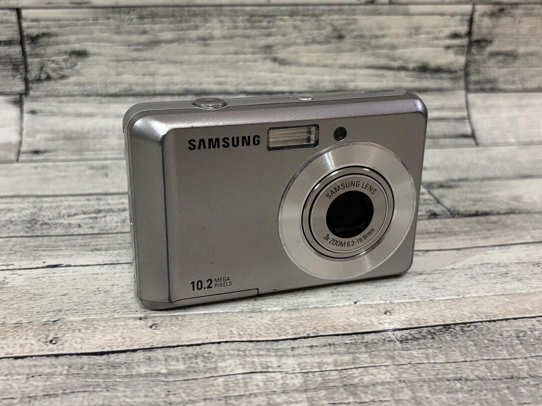 Not a Working Digital Camera. Camera Samsung ES15. Digital Camera ...