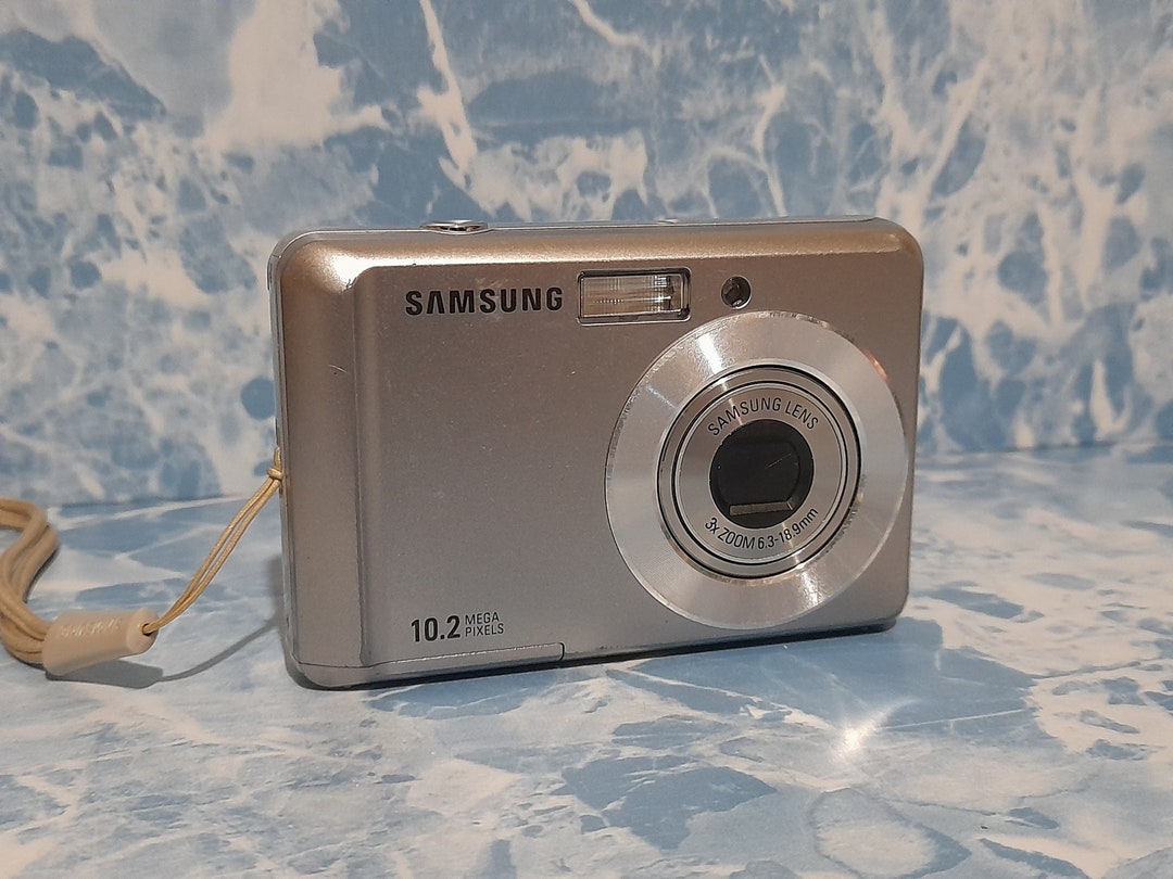 Not a Working Digital Camera. Camera Samsung ES15. Digital Camera ...
