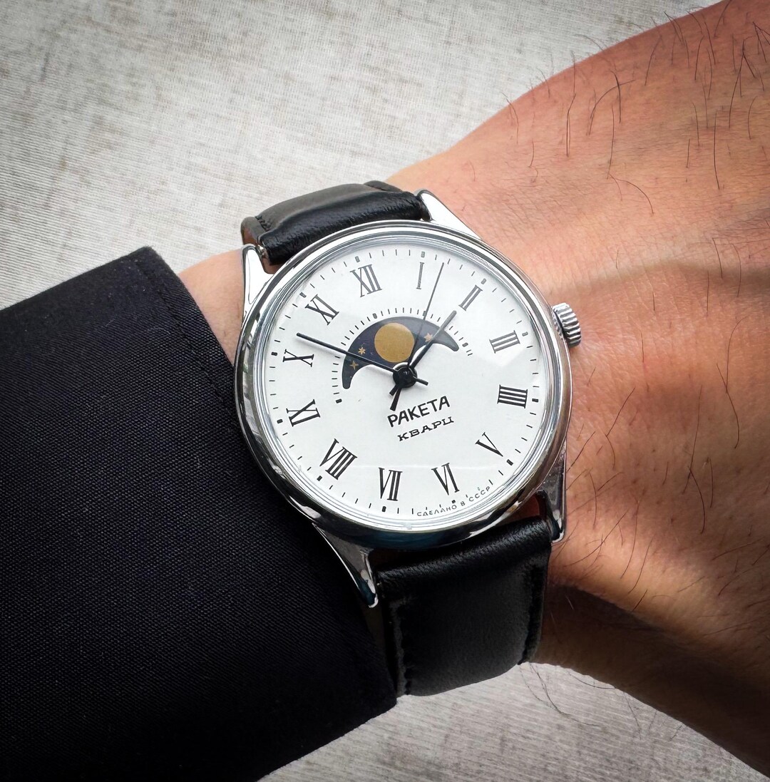 ULTRA RARE Vintage Moon Phase Watch Raketa/real Moon Phases Space/round ...