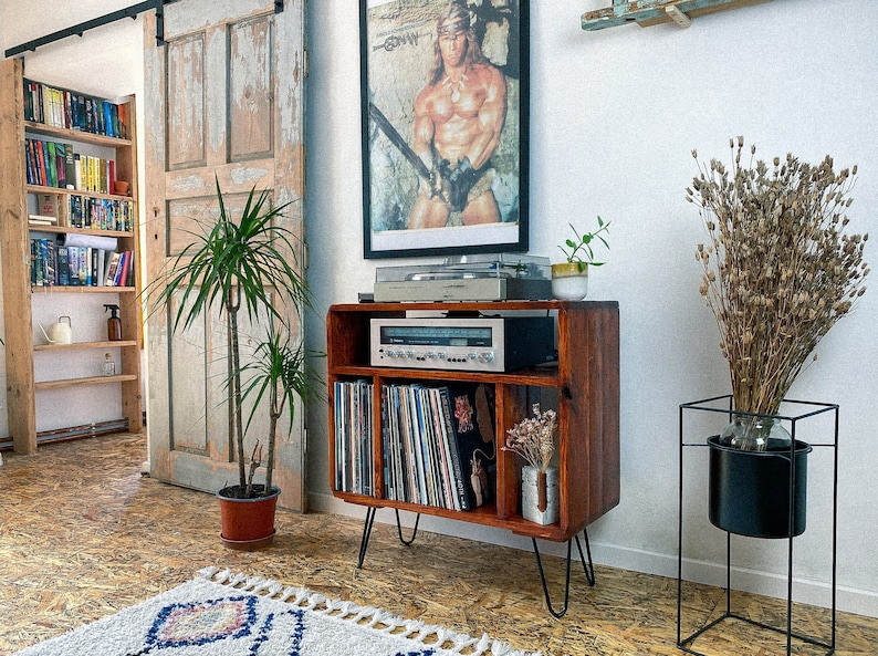 Upcycled Pallet Record Player Table: LP Vinyl Storage Console - Etsy