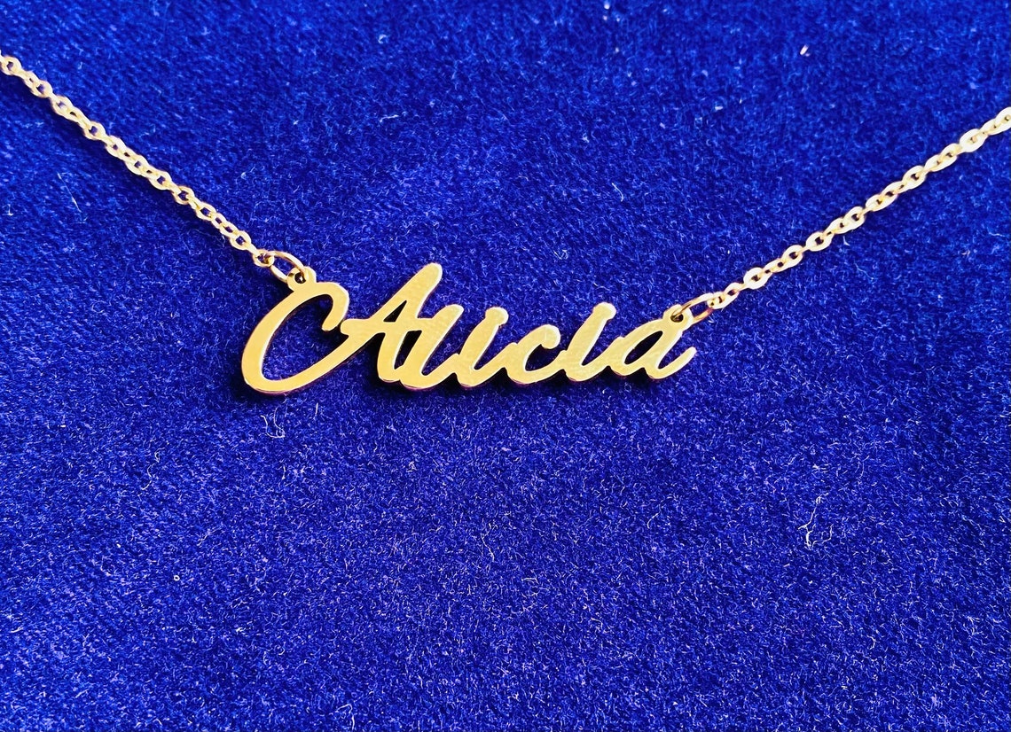 Alicia stainless steel name necklace in gold | Etsy