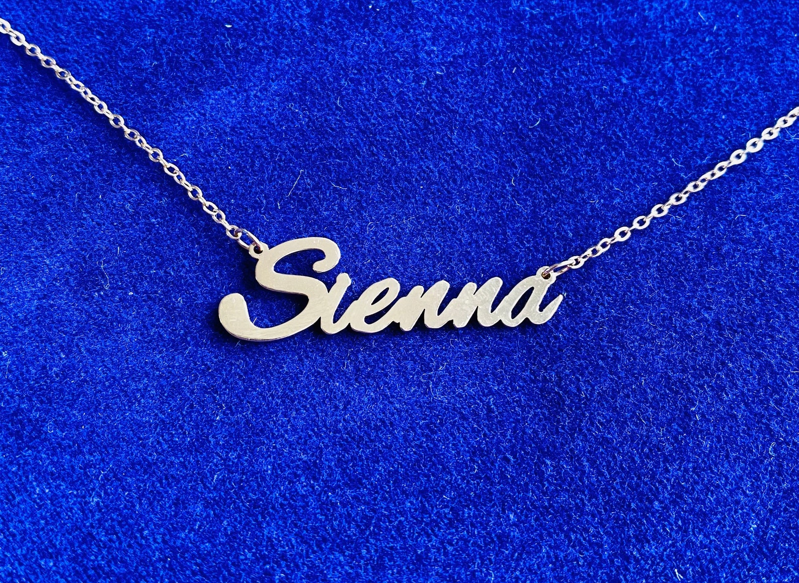 Sienna stainless steel name necklace in gold | Etsy