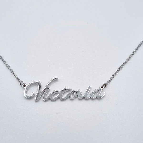 Victoria Name Necklace - Etsy
