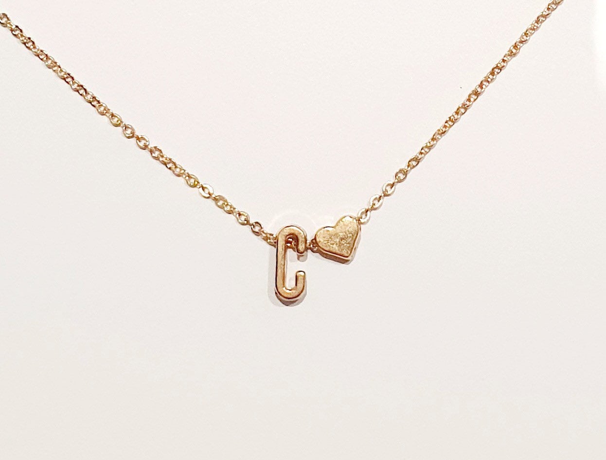 Letter C initial and Heart necklace in colour gold | Etsy