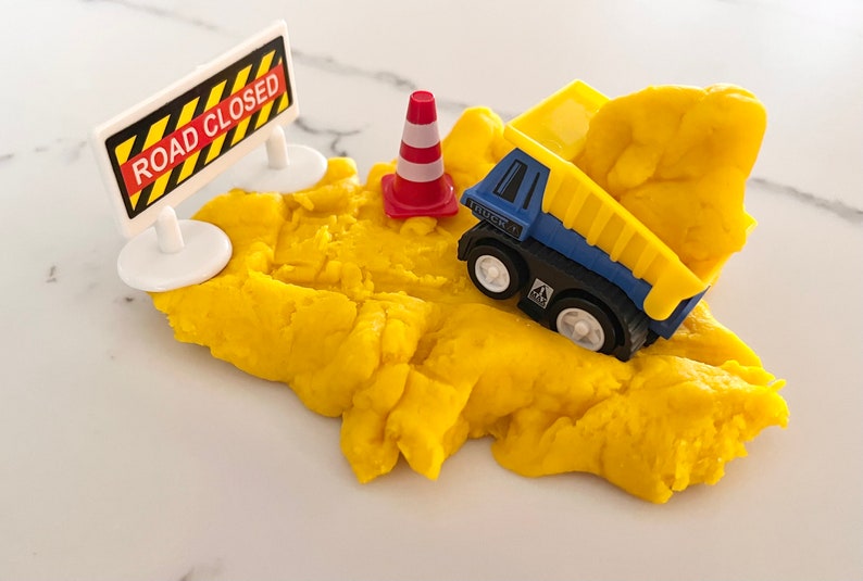 Construction Birthday Party Favor, Construction Modeling Clay Favor ...