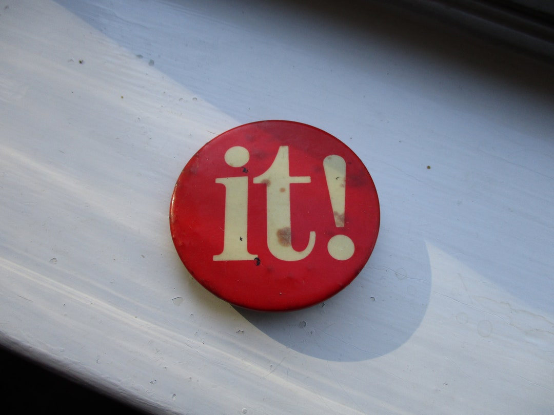 Coca Cola COKE IS IT "it!" Pin, Vintage 1982 - Etsy