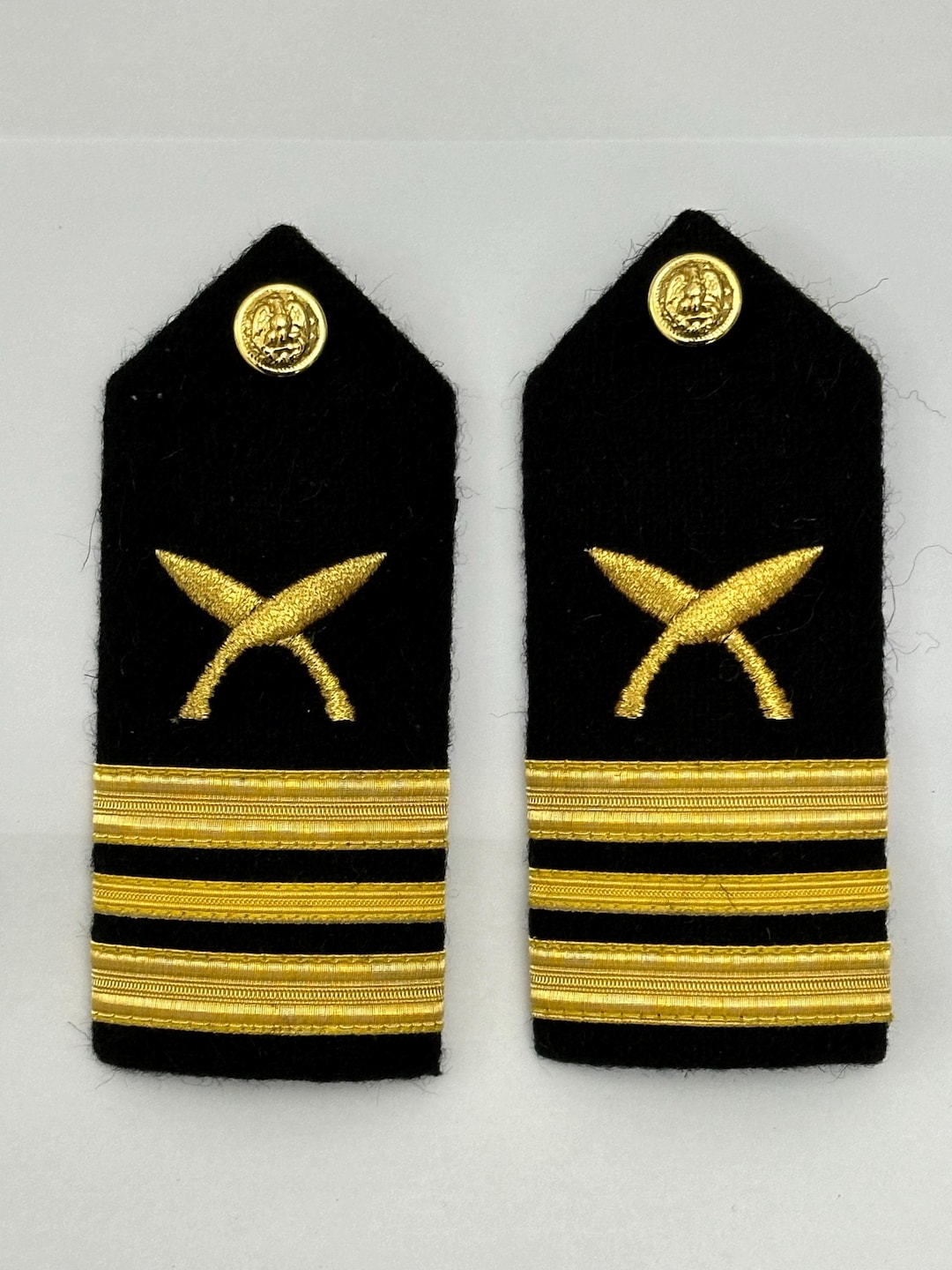 The US Navy Ships Lieutenant Junior Shoulder Board With Two and a Half ...