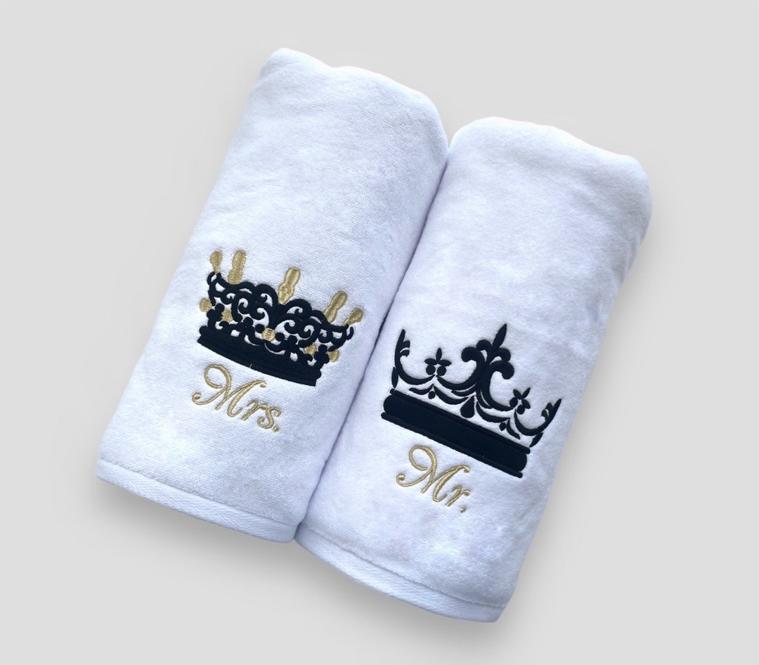 White Bath Towel Set Initials Crown / Monogrammed Luxury Towels / Gold ...