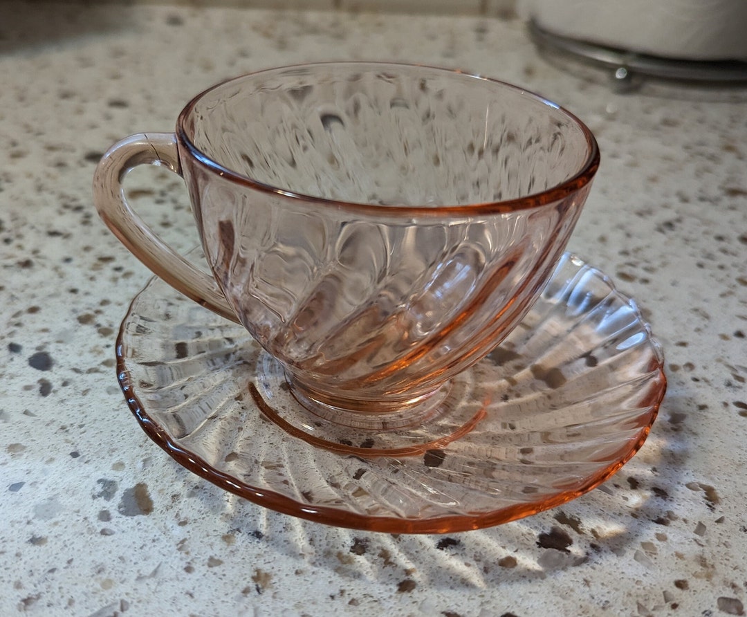 Arcoroc France Pink Tea Cups and Saucers Swirl Rosaline - Etsy