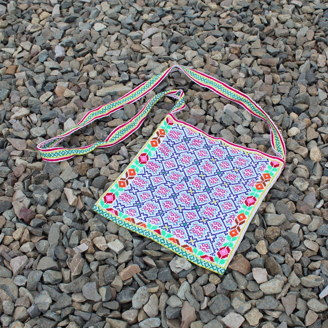 Shipibo Kené Pattern Tote Bag | Hand-embroidered Peruvian Icaros - Etsy