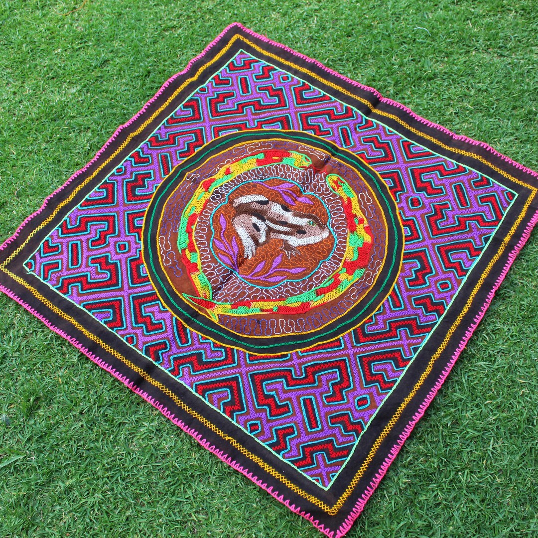 Kambo, Snakes & Kené Pattern Shipibo Handmade/dyed Embroidery ...