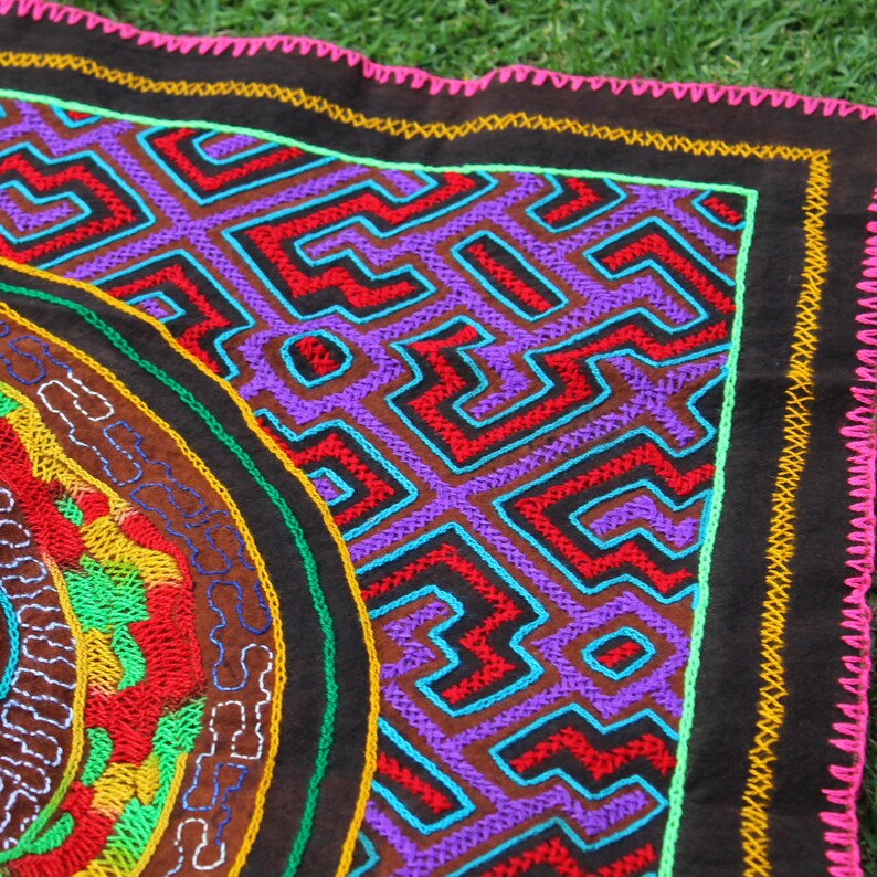 Shipibo Handmade Embroidered Altar Cloth, Snakes & Kené Pattern, 74 Cm ...