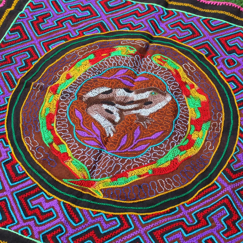 Shipibo Handmade Embroidered Altar Cloth, Snakes & Kené Pattern, 74 Cm ...
