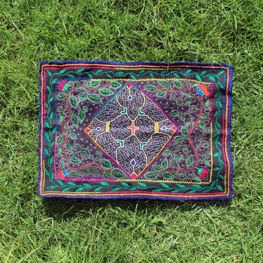 Chakruna & Kené Pattern Shipibo Embroidery Altar Cloth Made by Shipibo ...