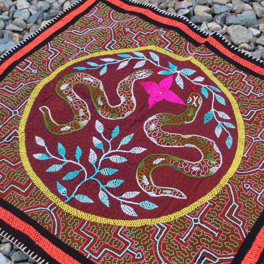 Shipibo Embroidery Altar Cloth, Snakes & Chakruna Kené Pattern ...