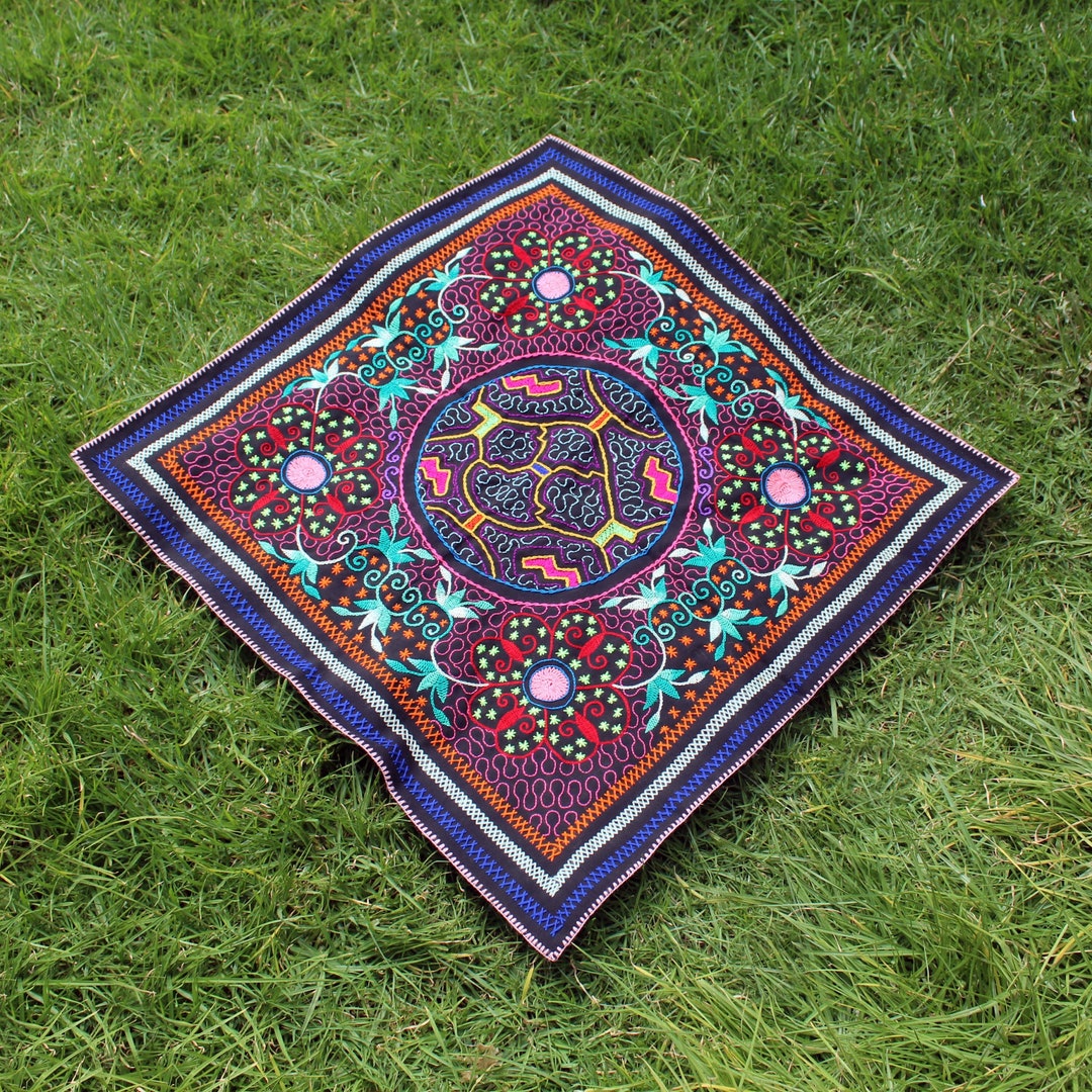 Aya Heart Flowers, Chakruna & Kené Pattern Shipibo Handmade Embroidery ...