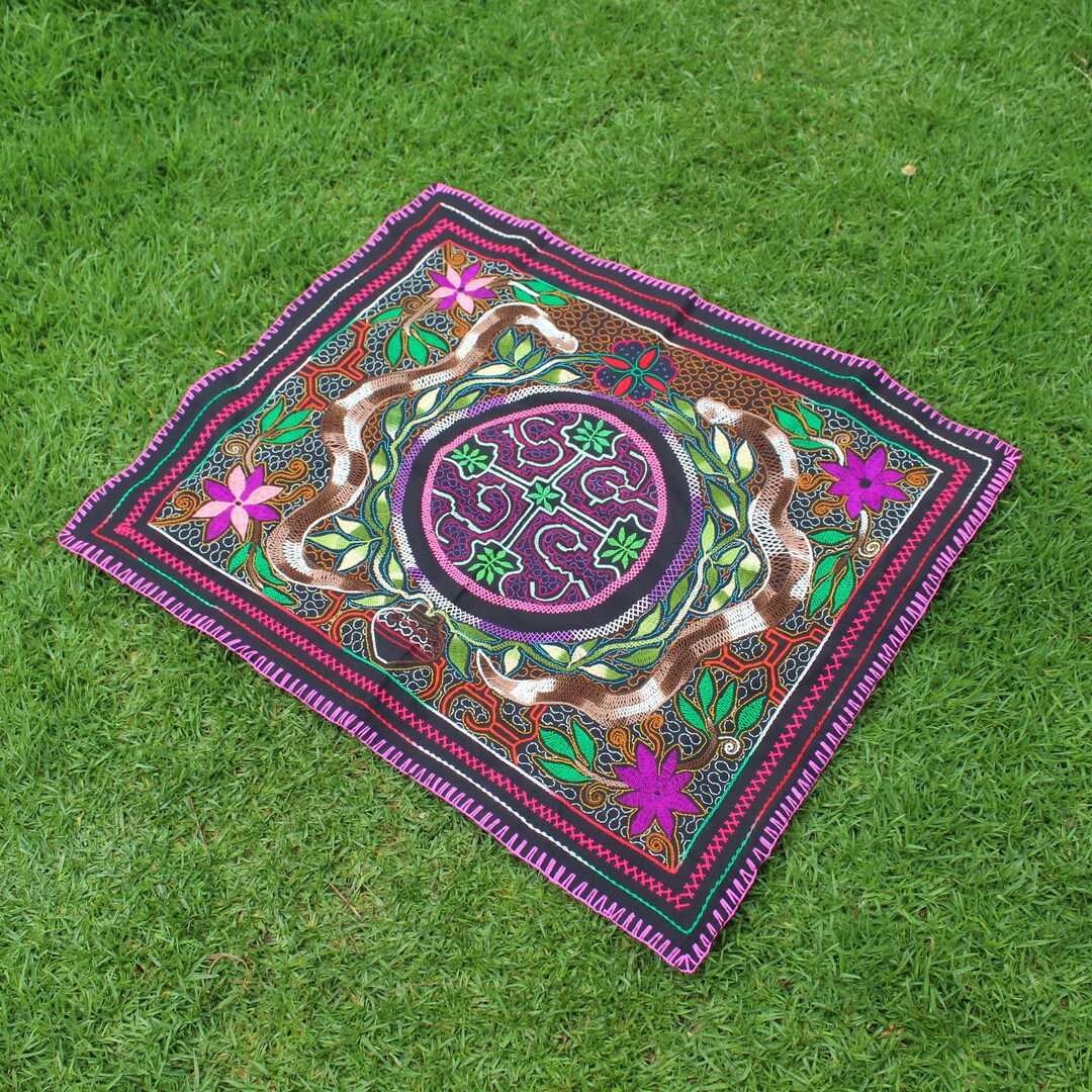 Snakes, Aya Heart, Chakruna & Kené Pattern Shipibo Handmade Embroidery ...