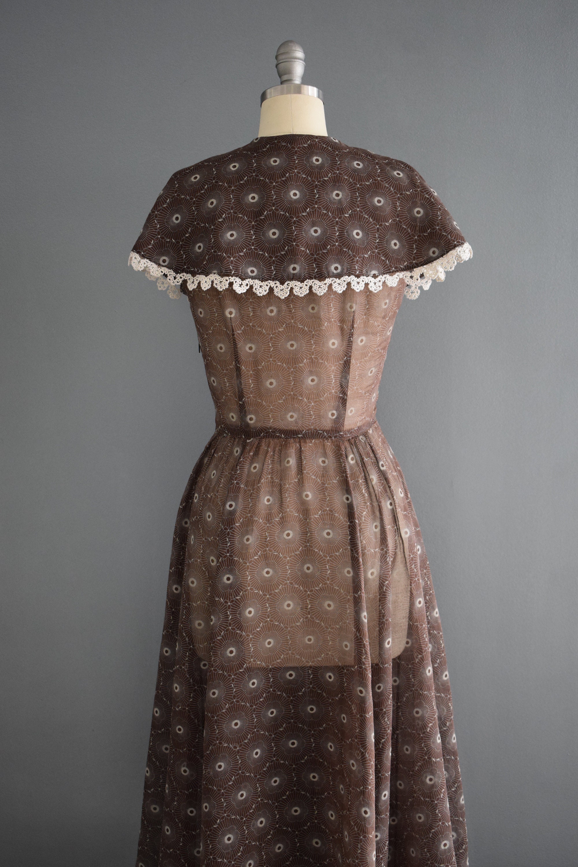 Vintage 1940s Fit and Flare Dress With Large Collar 40s Brown White ...