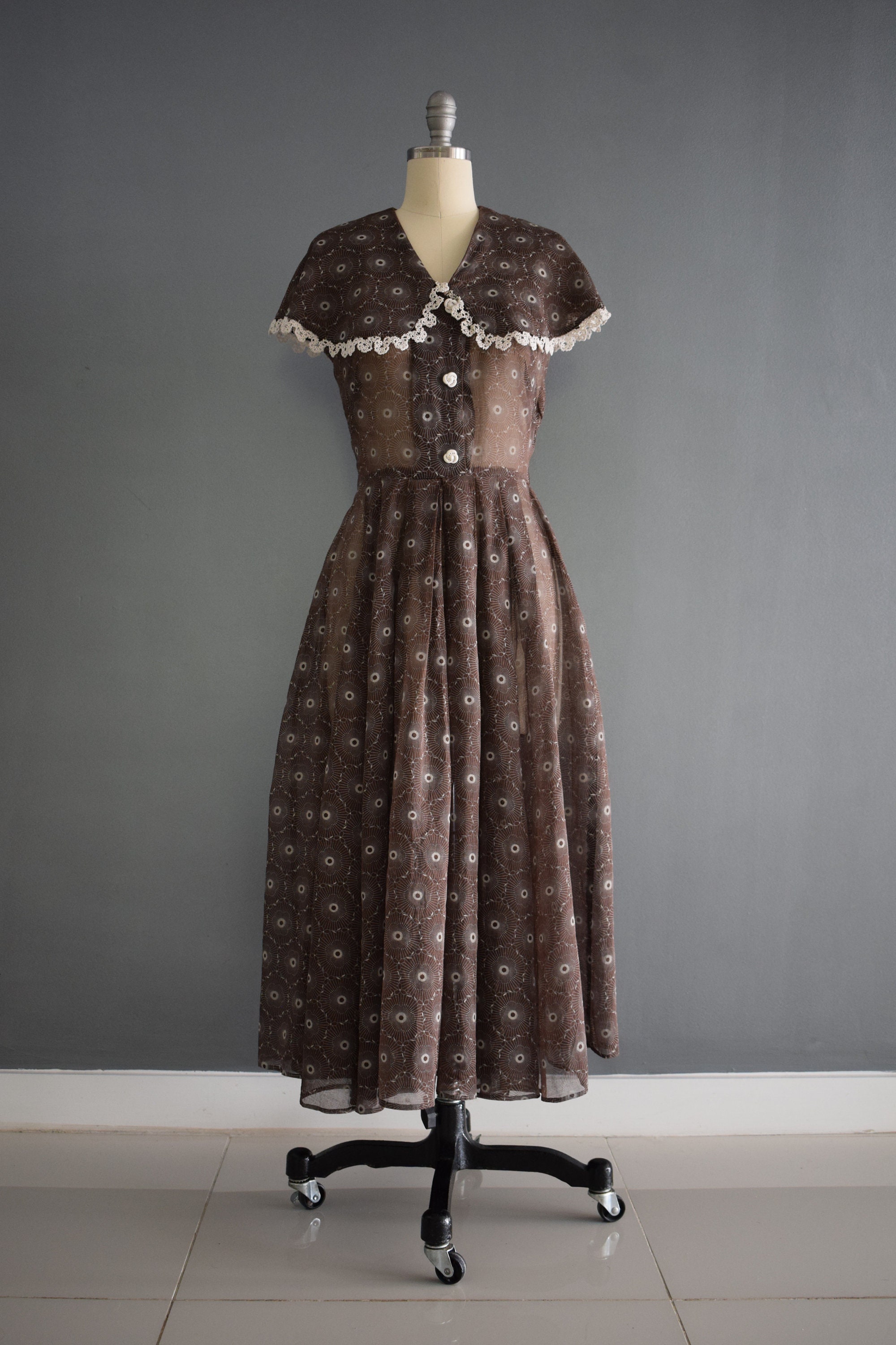 Vintage 1940s Fit and Flare Dress With Large Collar 40s Brown White ...