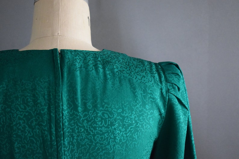 Vintage 1980s Does 1940s Emerald Green Silk Dress Green Embossed Silk ...