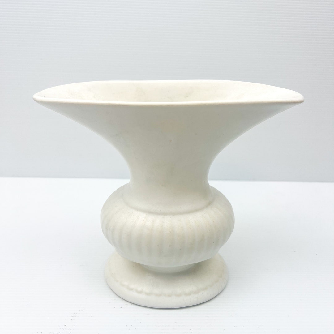 Vintage Braemore Pottery White Vase Made in Australia - Etsy