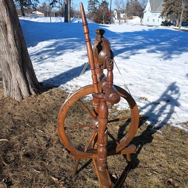 Antique Castle Spinning Wheel - Etsy
