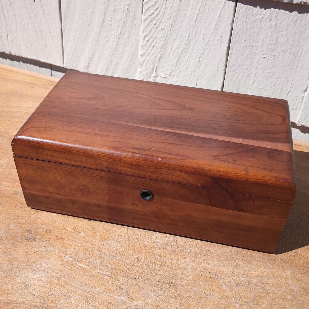 Vintage Miniature Lane Cedar Chest - Christianson Furniture Corp ...