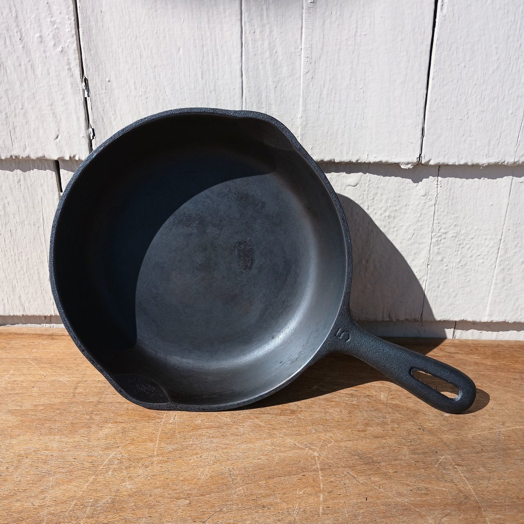 Vintage 8 Inch Cast Iron Skillet - Unmarked - Cleaned and Seasoned - Etsy